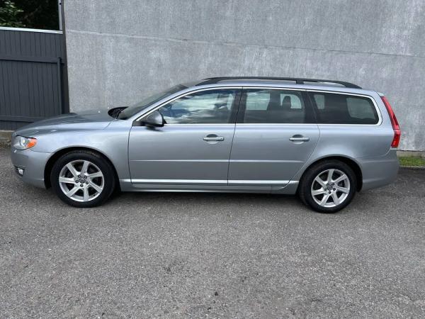 Grey Volvo V70 2014 in Liepaja, with an engine capacity of 1.60 L and mileage of 265 thousand km for 6250 €, photo 2 on AUTOMOTO.COM.LV