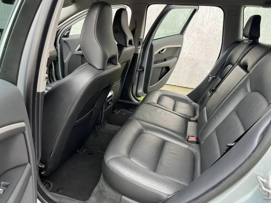 Grey Volvo V70 2014 in Liepaja, with an engine capacity of 1.60 L and mileage of 265 thousand km for 6250 €, photo 9 on AUTOMOTO.COM.LV