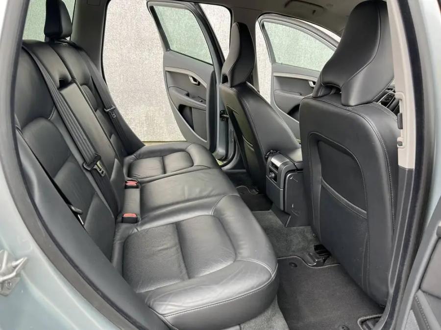 Grey Volvo V70 2014 in Liepaja, with an engine capacity of 1.60 L and mileage of 265 thousand km for 6250 €, photo 10 on AUTOMOTO.COM.LV