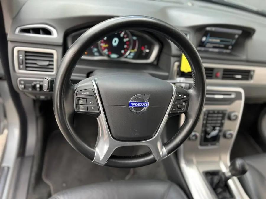 Grey Volvo V70 2014 in Liepaja, with an engine capacity of 1.60 L and mileage of 265 thousand km for 6250 €, photo 14 on AUTOMOTO.COM.LV