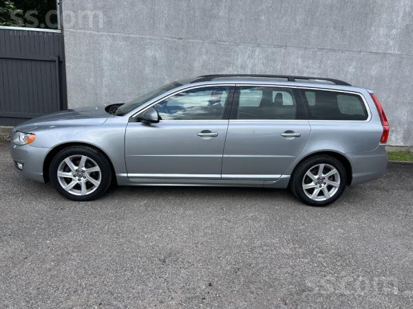 Grey Volvo V70 2014 in Liepaja, with an engine capacity of 1.60 L and mileage of 265 thousand km for 6250 €, photo 3 on AUTOMOTO.COM.LV