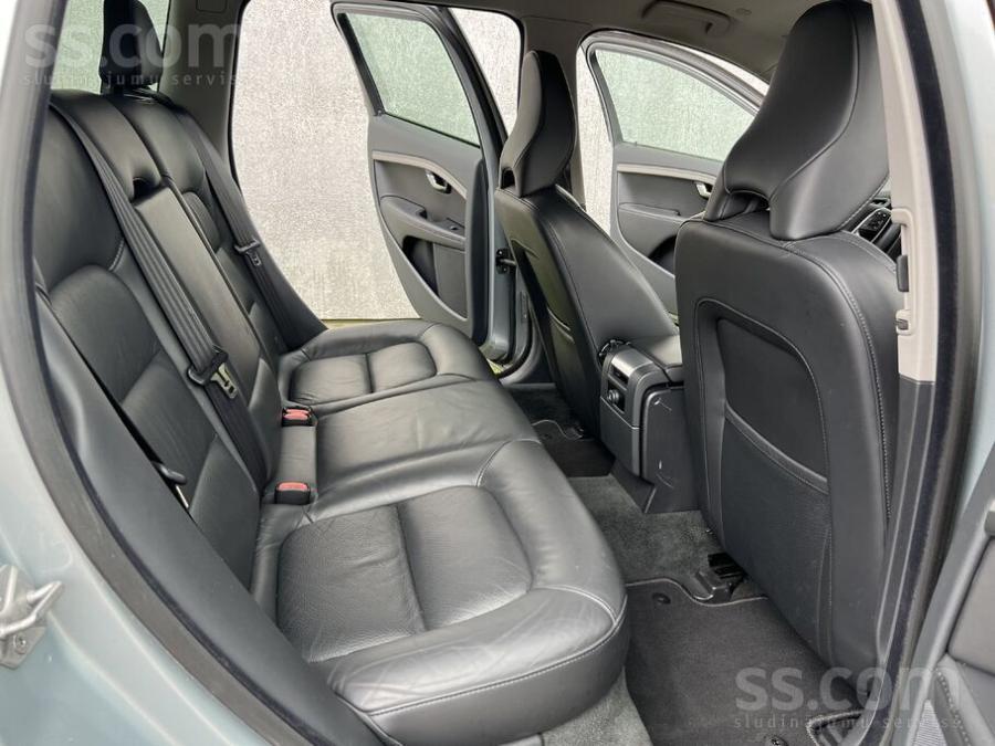 Grey Volvo V70 2014 in Liepaja, with an engine capacity of 1.60 L and mileage of 265 thousand km for 6250 €, photo 14 on AUTOMOTO.COM.LV
