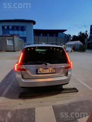 Pelēks Volvo V70 2014 Rīga, ar dzinēja tilpumu 2.00 L un nobraukumu 250 tūkst. km par 5900 €, foto 11 vietnē AUTOMOTO.COM.LV