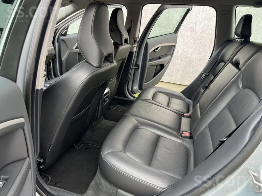 Grey Volvo V70 2014 in Liepaja, with an engine capacity of 1.60 L and mileage of 265 thousand km for 6250 €, photo 17 on AUTOMOTO.COM.LV