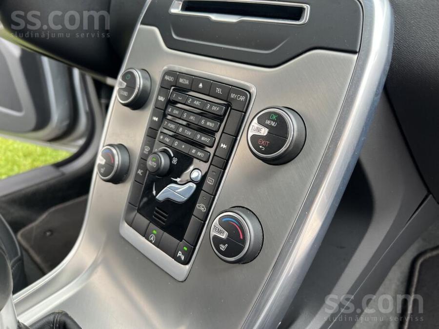 Grey Volvo V70 2014 in Liepaja, with an engine capacity of 1.60 L and mileage of 265 thousand km for 6250 €, photo 46 on AUTOMOTO.COM.LV