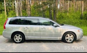 Grey Volvo V70 2014 in Riga, with an engine capacity of 2.00 L and mileage of 250 thousand km for 5900 €, photo 4 on AUTOMOTO.COM.LV