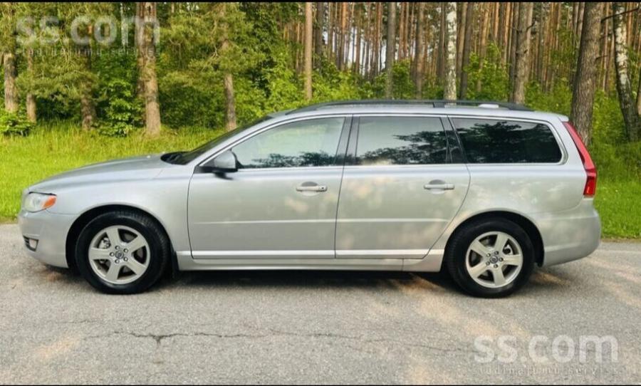 Grey Volvo V70 2014 in Riga, with an engine capacity of 2.00 L and mileage of 250 thousand km for 5900 €, photo 5 on AUTOMOTO.COM.LV