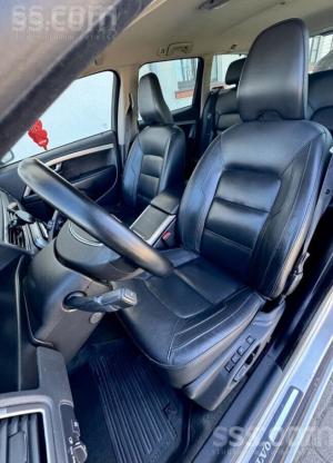 Grey Volvo V70 2014 in Riga, with an engine capacity of 2.00 L and mileage of 250 thousand km for 5900 €, photo 6 on AUTOMOTO.COM.LV