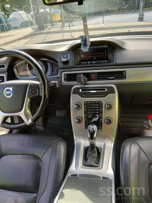 Grey Volvo V70 2014 in Riga, with an engine capacity of 2.00 L and mileage of 250 thousand km for 5900 €, photo 8 on AUTOMOTO.COM.LV