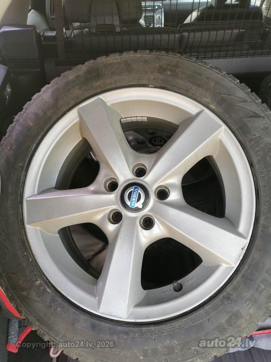 Pelēks Volvo V70 2014 Narva, ar dzinēja tilpumu 2.00 L un nobraukumu 398 tūkst. km par 6500 €, foto 10 vietnē AUTOMOTO.COM.LV