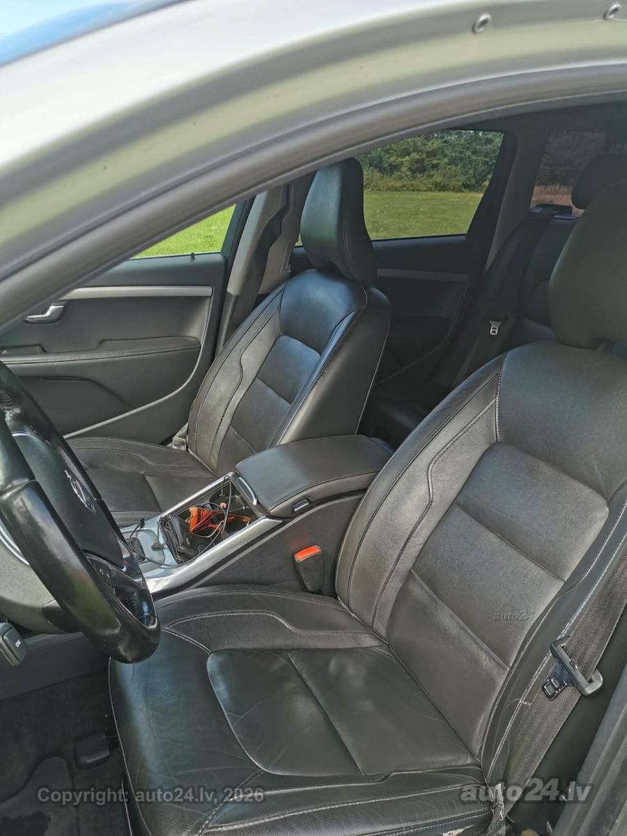 Pelēks Volvo V70 2014 Narva, ar dzinēja tilpumu 2.00 L un nobraukumu 398 tūkst. km par 6500 €, foto 13 vietnē AUTOMOTO.COM.LV