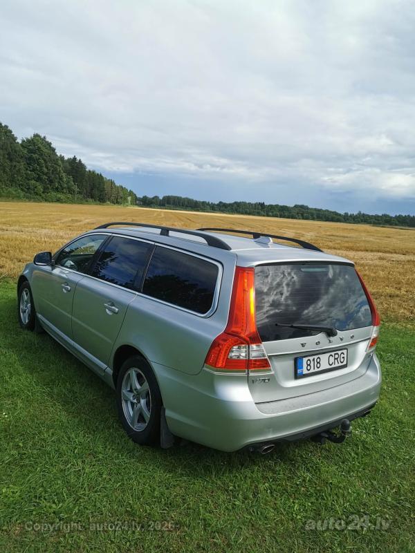 Pelēks Volvo V70 2014 Narva, ar dzinēja tilpumu 2.00 L un nobraukumu 398 tūkst. km par 6500 €, foto 7 vietnē AUTOMOTO.COM.LV