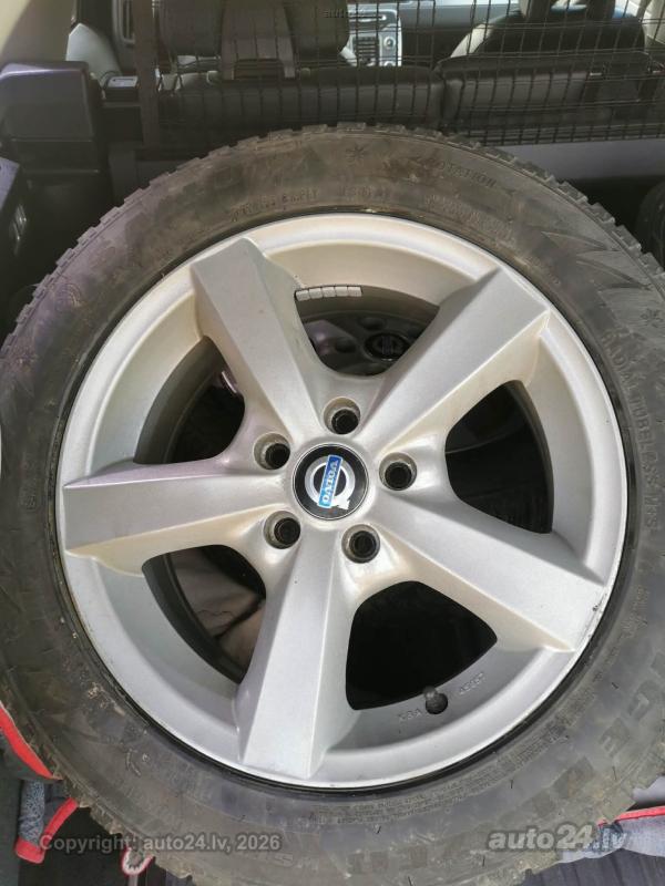 Pelēks Volvo V70 2014 Narva, ar dzinēja tilpumu 2.00 L un nobraukumu 398 tūkst. km par 6500 €, foto 10 vietnē AUTOMOTO.COM.LV