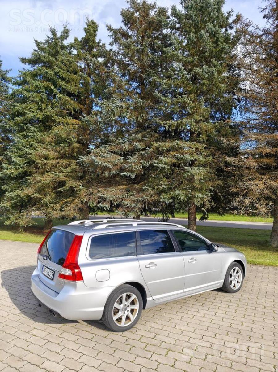 Pelēks Volvo V70 2014 Jelgava, ar dzinēja tilpumu 2.00 L un nobraukumu 266 tūkst. km par 8170 €, foto 6 vietnē AUTOMOTO.COM.LV