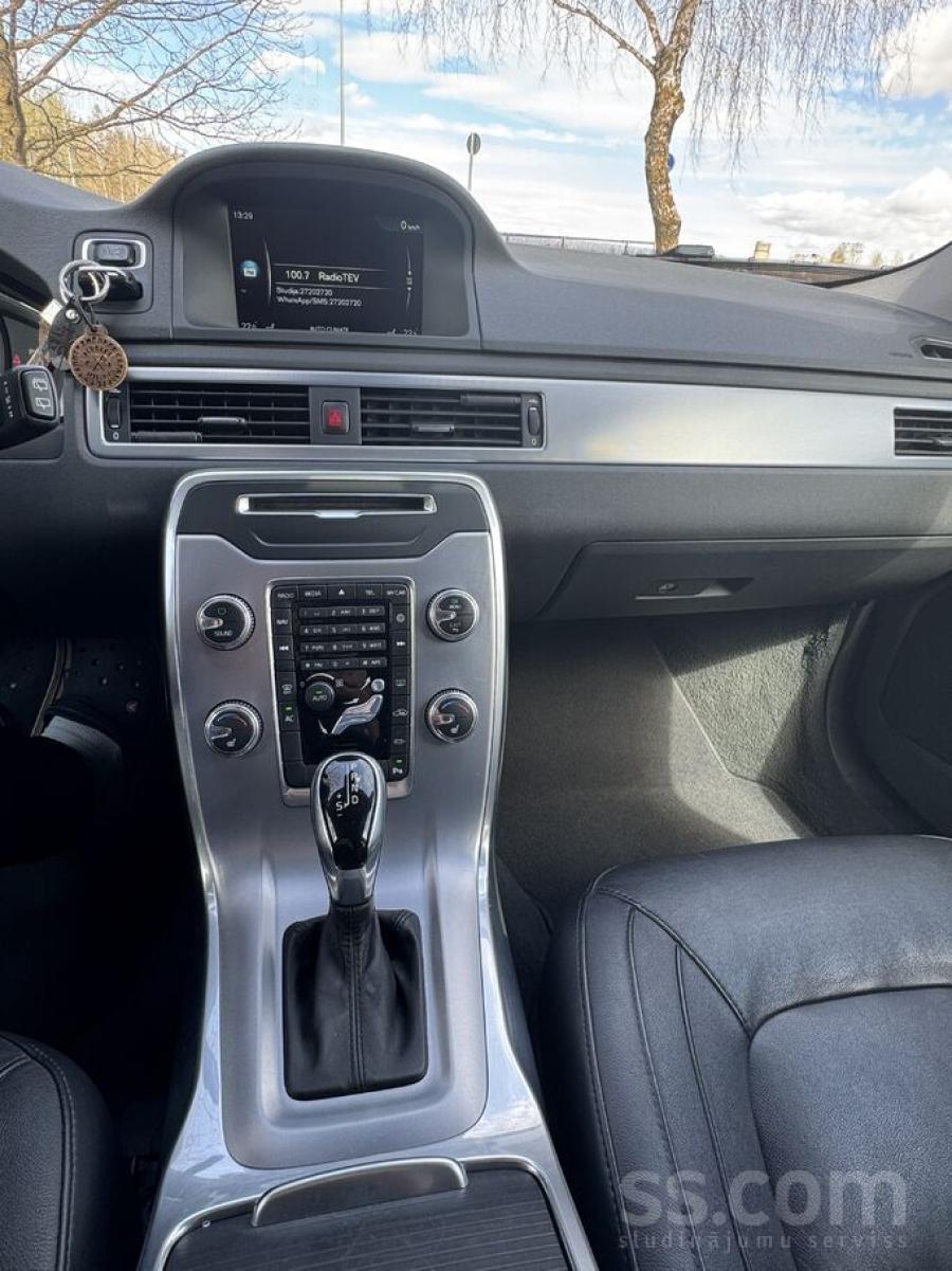 Pelēks Volvo V70 2014 Jelgava, ar dzinēja tilpumu 2.00 L un nobraukumu 266 tūkst. km par 8170 €, foto 10 vietnē AUTOMOTO.COM.LV