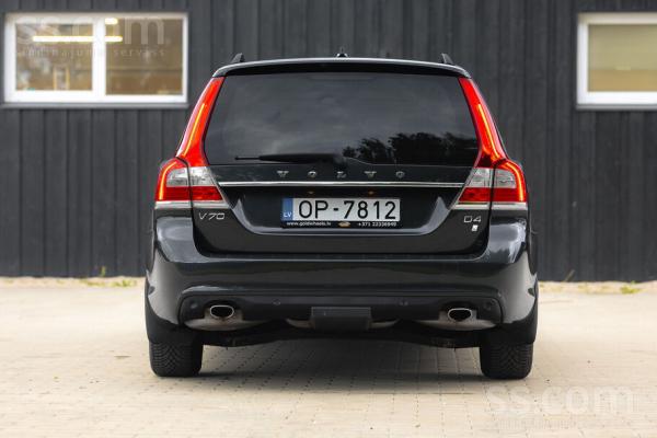 Grey Volvo V70 2014 in Jelgava, with an engine capacity of 2.00 L and mileage of 282 thousand km for 8700 €, photo 7 on AUTOMOTO.COM.LV
