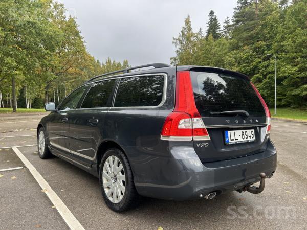 Volvo V70 2014 in Aluksne on AUTOMOTO.COM.LV Grey Volvo V70 2014 in Aluksne, with an engine capacity of 2.00 L and mileage of 0 thousand km for 6500 €, photo 8 on AUTOMOTO.COM.LV