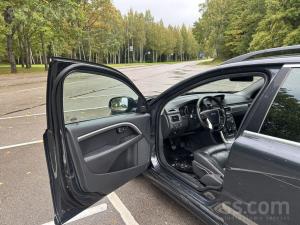 Grey Volvo V70 2014 in Aluksne, with an engine capacity of 2.00 L and mileage of 0 thousand km for 6500 €, photo 15 on AUTOMOTO.COM.LV