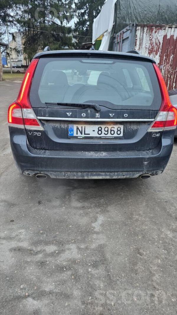 Grey Volvo V70 2014 in Riga, with an engine capacity of 2.00 L and mileage of 382 thousand km for 2500 €, photo 6 on AUTOMOTO.COM.LV