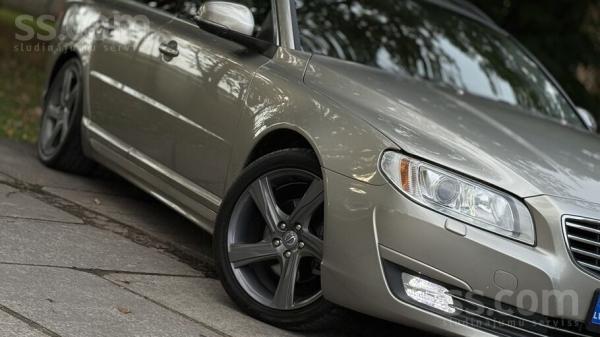 Volvo V70 2014 in Jurmala on AUTOMOTO.COM.LV Grey Volvo V70 2014 in Jurmala, with an engine capacity of 2.00 L and mileage of 0 thousand km for 6950 €, photo 7 on AUTOMOTO.COM.LV