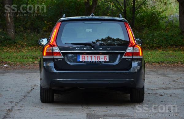 Pelēks Volvo V70 2014 Rīga, ar dzinēja tilpumu 2.00 L un nobraukumu 0 tūkst. km par 7390 €, foto 10 vietnē AUTOMOTO.COM.LV