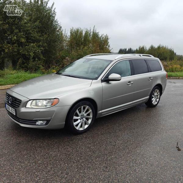 Grey Volvo V70 2014 in Vilnius, with an engine capacity of 2.00 L and mileage of 310 thousand km for 5200 €, photo 1 on AUTOMOTO.COM.LV
