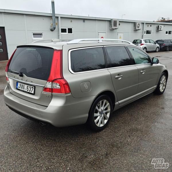 Grey Volvo V70 2014 in Vilnius, with an engine capacity of 2.00 L and mileage of 310 thousand km for 5200 €, photo 5 on AUTOMOTO.COM.LV
