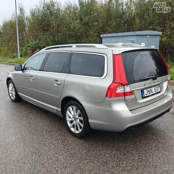 Grey Volvo V70 2014 in Vilnius, with an engine capacity of 2.00 L and mileage of 310 thousand km for 5200 €, photo 6 on AUTOMOTO.COM.LV