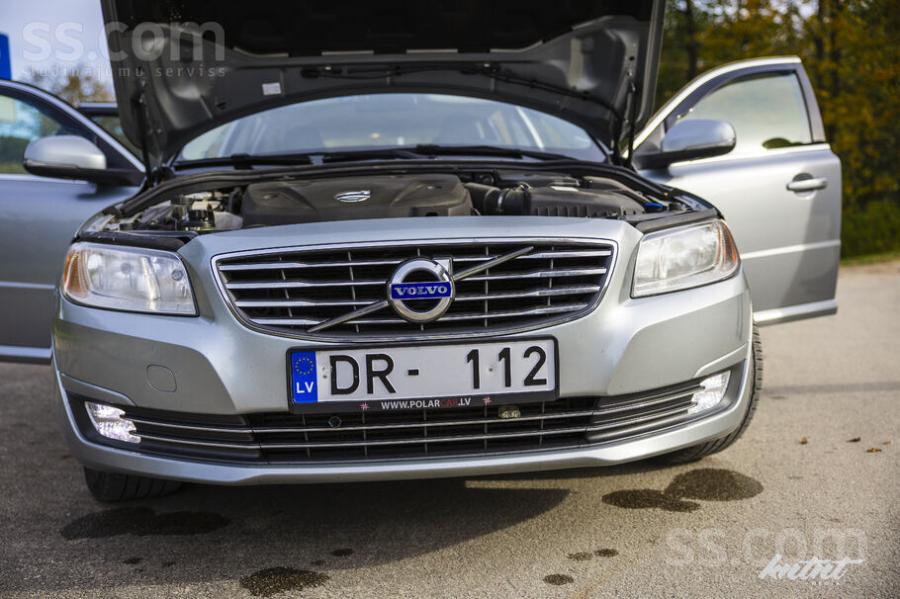 Pelēks Volvo V70 2014 Jelgava, ar dzinēja tilpumu 2.00 L un nobraukumu 320 tūkst. km par 6400 €, foto 1 vietnē AUTOMOTO.COM.LV