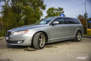 Pelēks Volvo V70 2014 Jelgava, ar dzinēja tilpumu 2.00 L un nobraukumu 320 tūkst. km par 6400 €, foto 3 vietnē AUTOMOTO.COM.LV