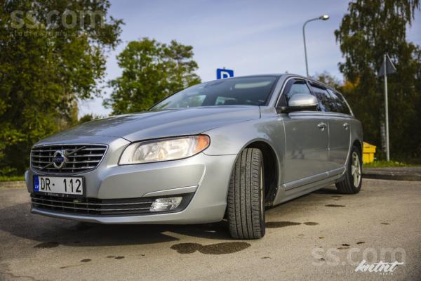 Pelēks Volvo V70 2014 Jelgava, ar dzinēja tilpumu 2.00 L un nobraukumu 320 tūkst. km par 6400 €, foto 4 vietnē AUTOMOTO.COM.LV