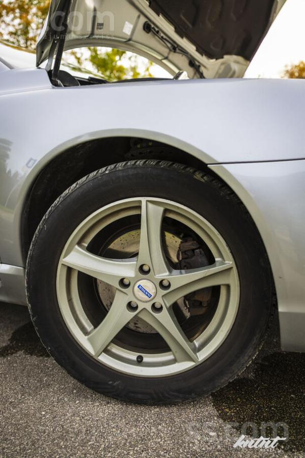 Pelēks Volvo V70 2014 Jelgava, ar dzinēja tilpumu 2.00 L un nobraukumu 320 tūkst. km par 6400 €, foto 5 vietnē AUTOMOTO.COM.LV