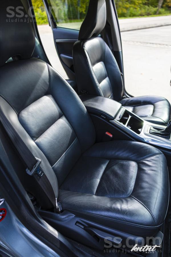 Pelēks Volvo V70 2014 Jelgava, ar dzinēja tilpumu 2.00 L un nobraukumu 320 tūkst. km par 6400 €, foto 8 vietnē AUTOMOTO.COM.LV