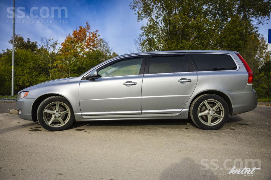 Pelēks Volvo V70 2014 Jelgava, ar dzinēja tilpumu 2.00 L un nobraukumu 320 tūkst. km par 6400 €, foto 19 vietnē AUTOMOTO.COM.LV