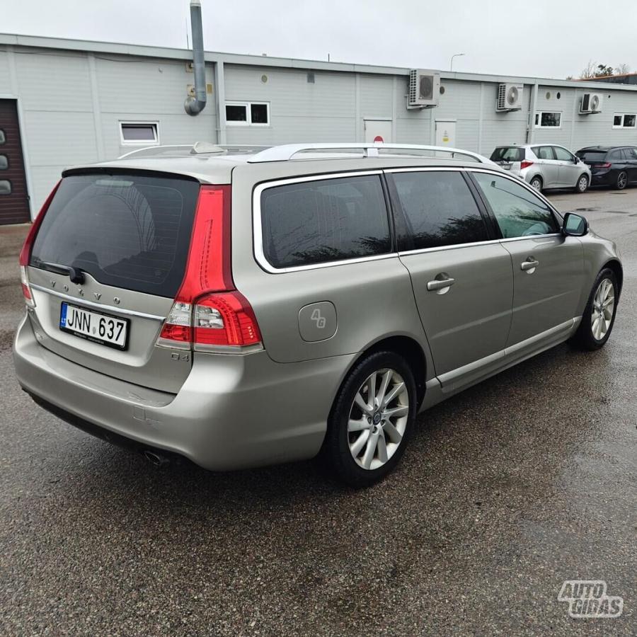 Pelēks Volvo V70 2014 Viļņa, ar dzinēja tilpumu 2.00 L un nobraukumu 310 tūkst. km par 4700 €, foto 5 vietnē AUTOMOTO.COM.LV