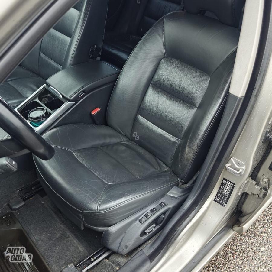 Pelēks Volvo V70 2014 Viļņa, ar dzinēja tilpumu 2.00 L un nobraukumu 310 tūkst. km par 4700 €, foto 9 vietnē AUTOMOTO.COM.LV
