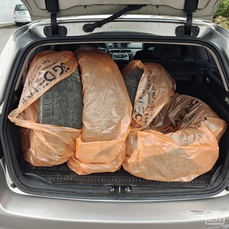 Pelēks Volvo V70 2014 Viļņa, ar dzinēja tilpumu 2.00 L un nobraukumu 310 tūkst. km par 4700 €, foto 17 vietnē AUTOMOTO.COM.LV