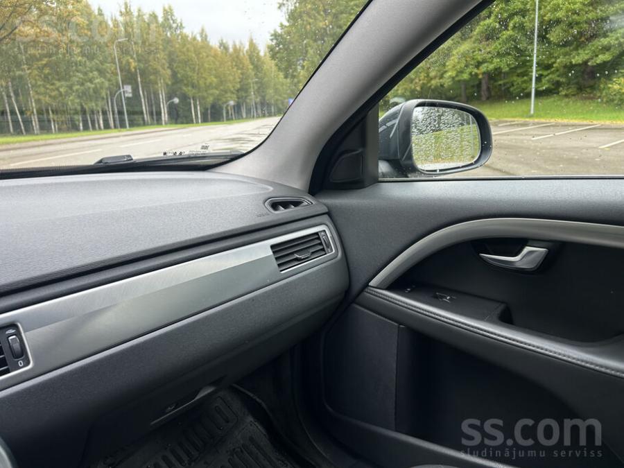 Pelēks Volvo V70 2014 Alūksne, ar dzinēja tilpumu 2.00 L un nobraukumu 0 tūkst. km par 4990 €, foto 22 vietnē AUTOMOTO.COM.LV