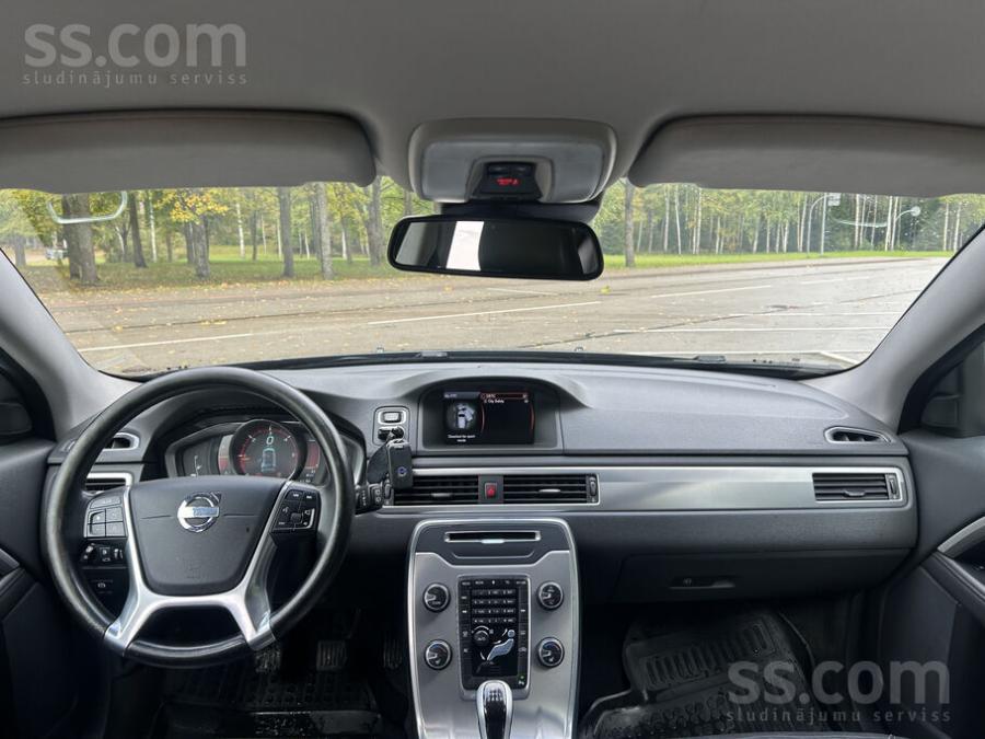 Pelēks Volvo V70 2014 Alūksne, ar dzinēja tilpumu 2.00 L un nobraukumu 0 tūkst. km par 4990 €, foto 30 vietnē AUTOMOTO.COM.LV