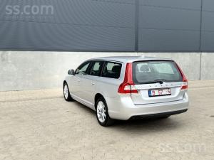 Grey Volvo V70 2015 in Riga, with an engine capacity of 2.00 L and mileage of 237 thousand km for 4000 €, photo 5 on AUTOMOTO.COM.LV