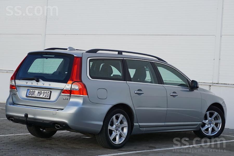 Grey Volvo V70 2015 in Riga, with an engine capacity of 2.00 L and mileage of 247 thousand km for 5000 €, photo 9 on AUTOMOTO.COM.LV