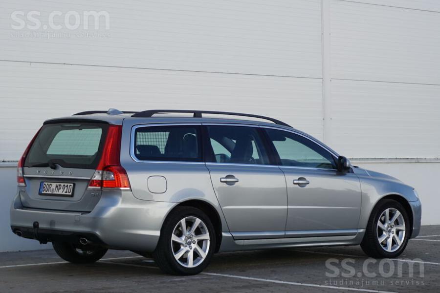 Grey Volvo V70 2015 in Riga, with an engine capacity of 2.00 L and mileage of 247 thousand km for 5000 €, photo 10 on AUTOMOTO.COM.LV