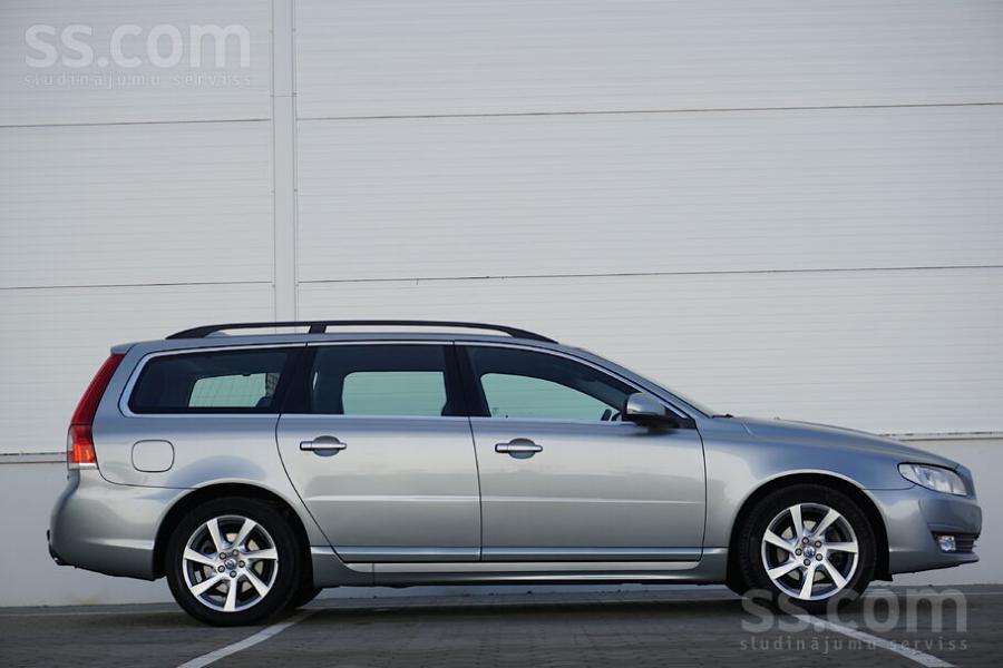 Grey Volvo V70 2015 in Riga, with an engine capacity of 2.00 L and mileage of 247 thousand km for 5000 €, photo 11 on AUTOMOTO.COM.LV
