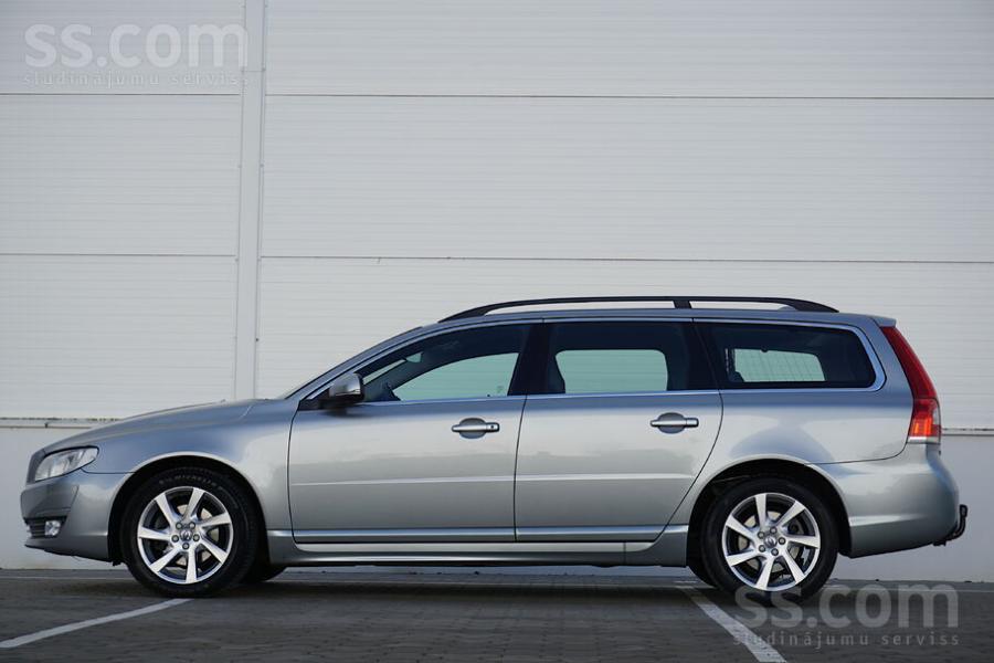 Pelēks Volvo V70 2015 Rīga, ar dzinēja tilpumu 2.00 L un nobraukumu 267 tūkst. km par 8300 €, foto 5 vietnē AUTOMOTO.COM.LV