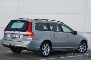 Pelēks Volvo V70 2015 Rīga, ar dzinēja tilpumu 2.00 L un nobraukumu 267 tūkst. km par 8300 €, foto 9 vietnē AUTOMOTO.COM.LV