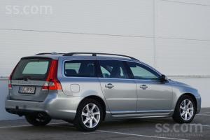 Pelēks Volvo V70 2015 Rīga, ar dzinēja tilpumu 2.00 L un nobraukumu 267 tūkst. km par 8300 €, foto 10 vietnē AUTOMOTO.COM.LV