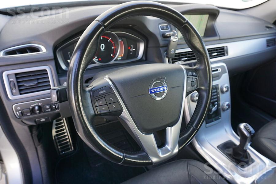 Pelēks Volvo V70 2015 Rīga, ar dzinēja tilpumu 2.00 L un nobraukumu 267 tūkst. km par 8300 €, foto 21 vietnē AUTOMOTO.COM.LV