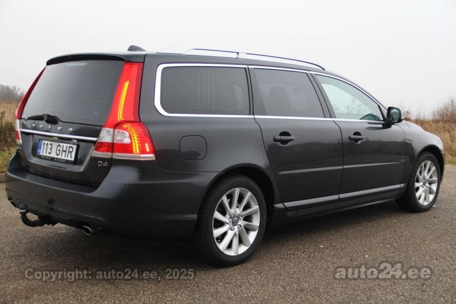 Grey Volvo V70 2015 in Tartu, with an engine capacity of 2.00 L and mileage of 300 thousand km for 6500 €, photo 6 on AUTOMOTO.COM.LV