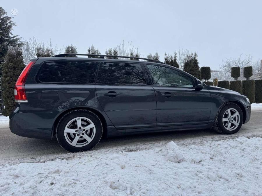 Grey Volvo V70 2015 in Alytus, with an engine capacity of 1.98 L and mileage of 259 thousand km for 6750 €, photo 8 on AUTOMOTO.COM.LV