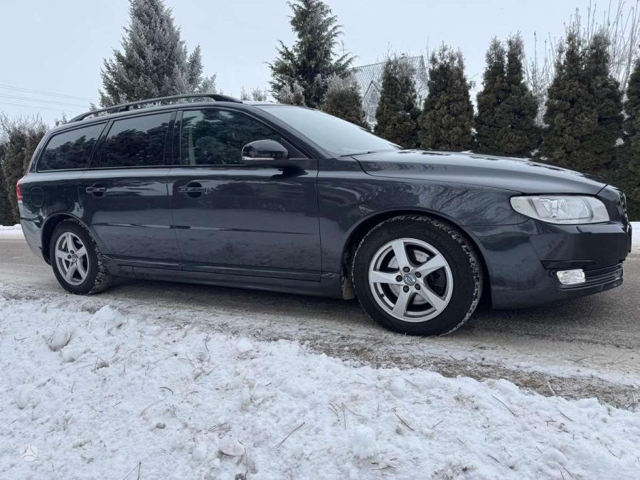 Grey Volvo V70 2015 in Alytus, with an engine capacity of 1.98 L and mileage of 259 thousand km for 6750 €, photo 9 on AUTOMOTO.COM.LV